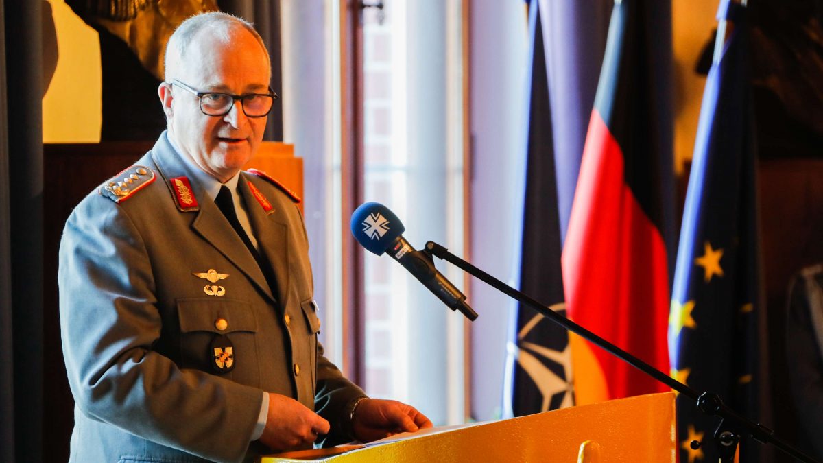 Marineführung: Vizeadmiral Jan Christian Kaack ist neuer Inspekteur der ...